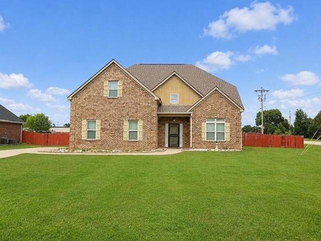 2 Sweetwater Park Dr, Fort Mitchell, AL 36856