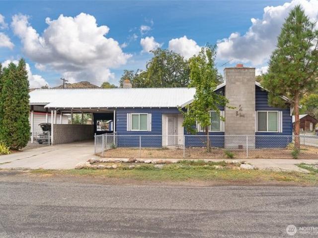 2 S Elm St, Omak, WA 98841