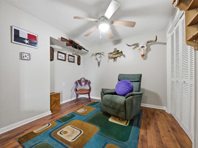 2 S Sandpiper Street