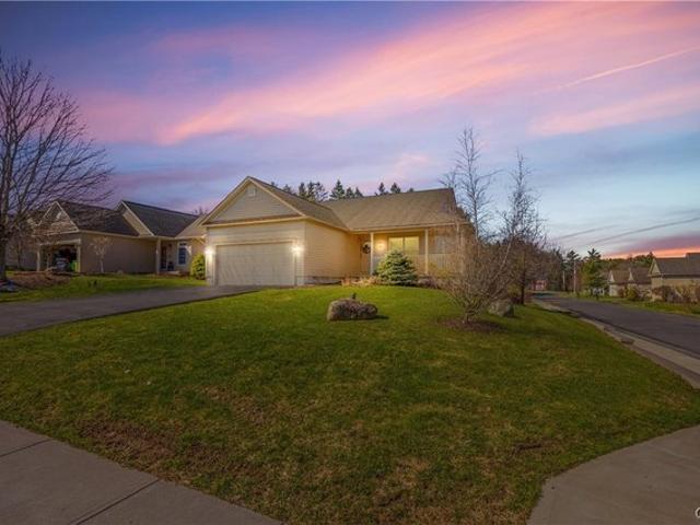 2 S Village Dr, Cazenovia, NY 13035