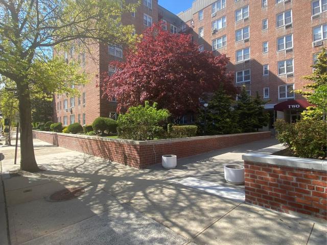 2 Sadore Lane 5Z