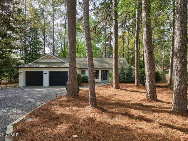 2 Salem Ln, Pinehurst, NC 28374 | MLS #100568 | Compass