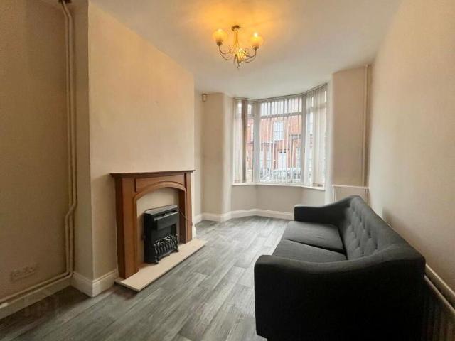 2 Sandhurst Gardens, Belfast, BT9 5AW