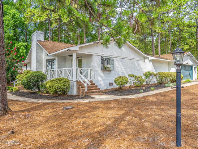 2 Sassafras Lane