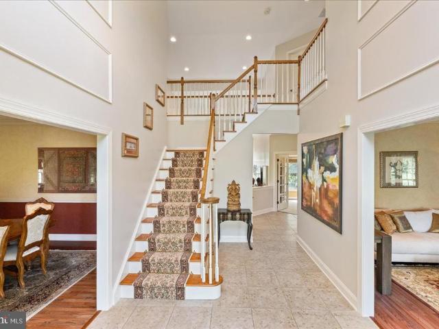 2 Scenic Hills Court