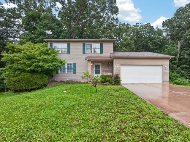2 Scenic Pt, Bloomington, IL 61701