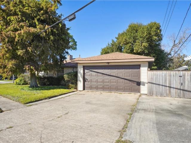 2 Schill Avenue