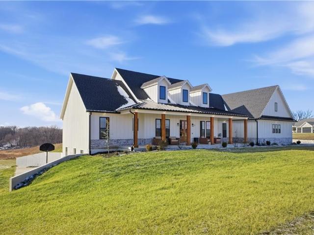 2 SE Woodview Rd, St Joseph, MO