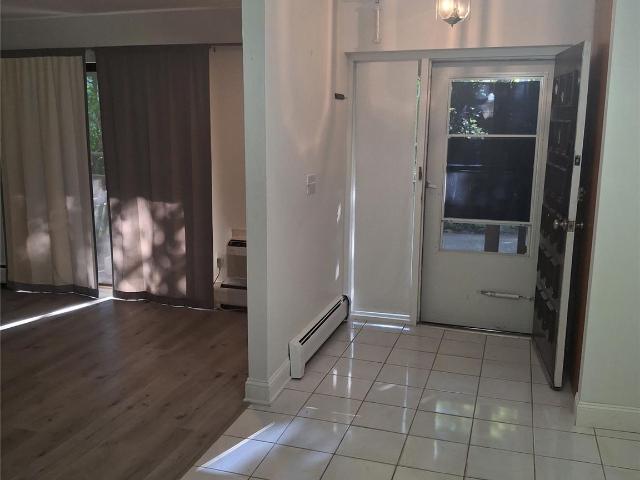 2 Secora Rd C18