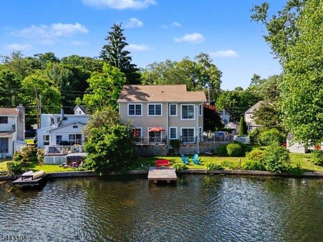 2 Shawnee Trl, Denville, NJ 07834