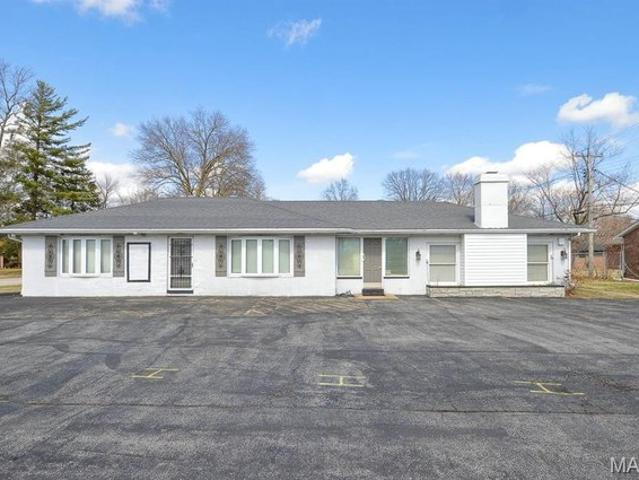 2 Sheryl Dr, Fairview Heights, IL 62208