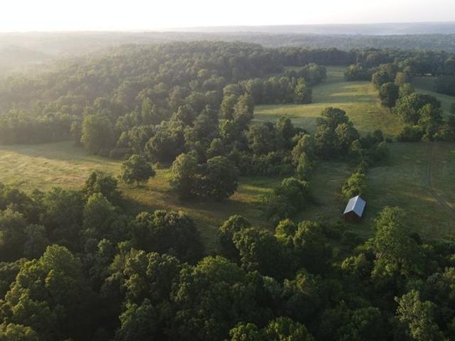 2 Shiloh Canaan Rd, Palmyra, TN 37142