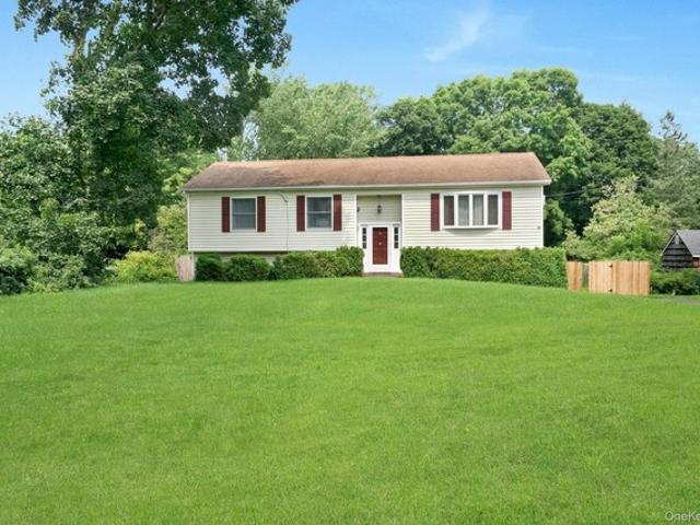 2 Shirley Dr, Patterson, NY 12563