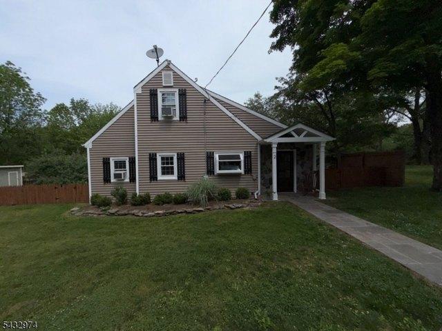 2 Sloan Ln, Lebanon, NJ 08833