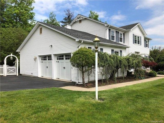 2 Sloane Ct, Stony Point, NY 10980