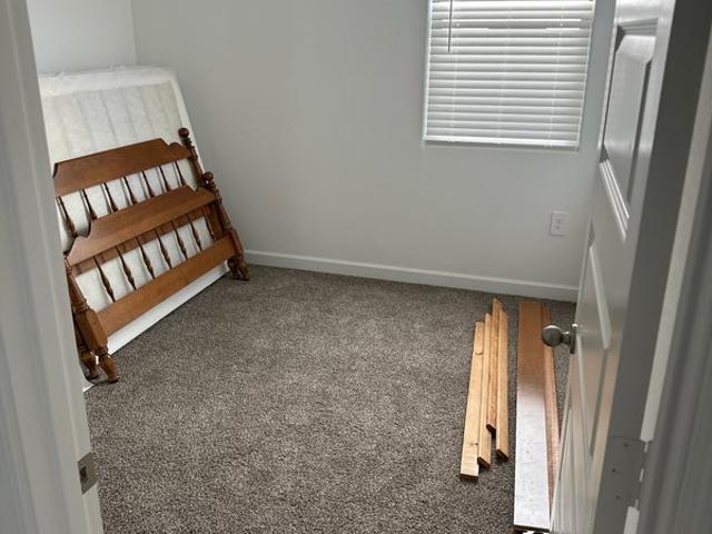 2 small rooms available for rent in AJ, AZ