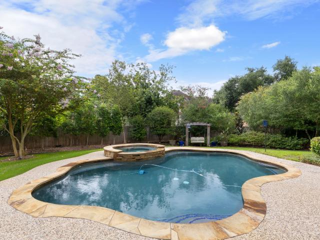 2 Snow Pond Place