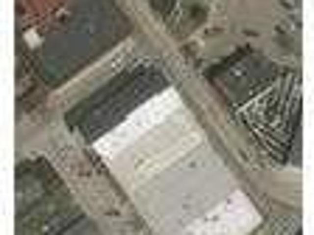 2 Spacious BR in Marinette. Parking Available!