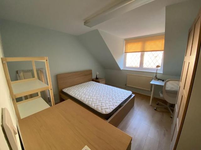 2 Spacious Double Room Available – £996 pcm – Clapham Junction, SW11