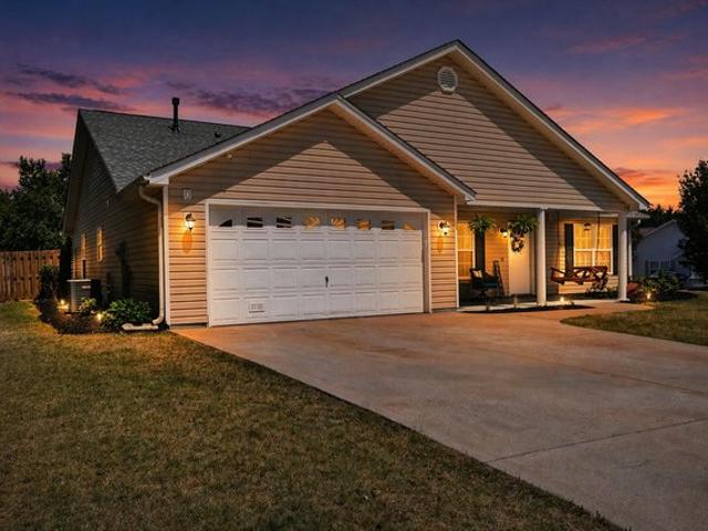 2 Spring Sky Ct, Taylors, SC 29687