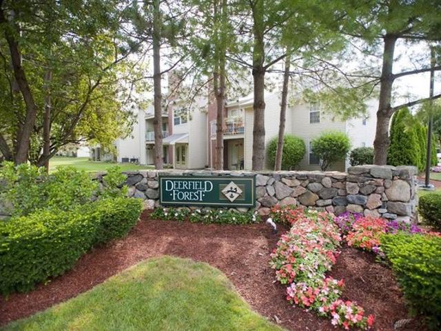 2 Squire Ct Apt 8, Natick, MA 01760