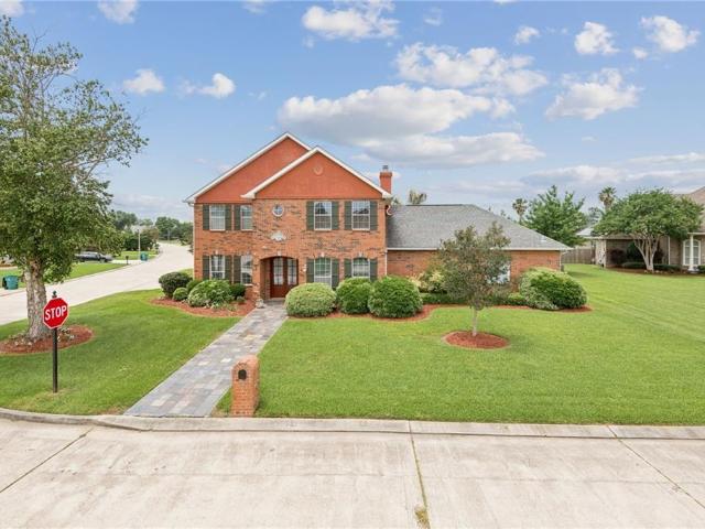 2 Squirewood Court