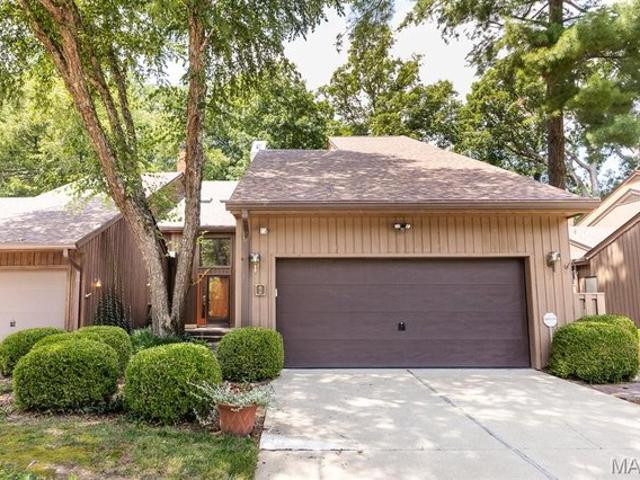 2 Tanewood Ct, Belleville, IL 62223