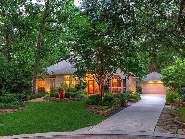 2 Taper Glow Pl, The Woodlands, TX 77381