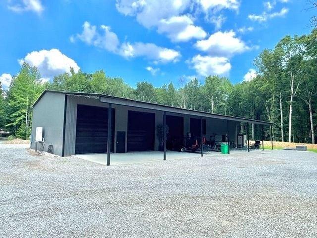 2 Tennis Ct, Jacksonville, AR 72076