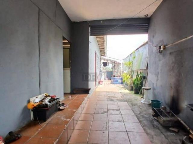2 terrenos, 2 matrículas medindo 22,00 X 6,90 totalizando 303,60