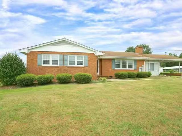 2 THOMAS GAY RD, SPRING HOPE, NC 27882 Single Family Residence.