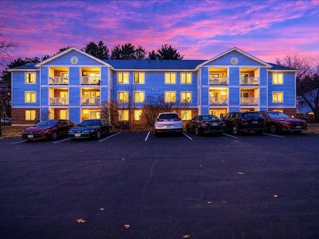 2 Timberwood Dr Unit 101, Goffstown, NH 03045