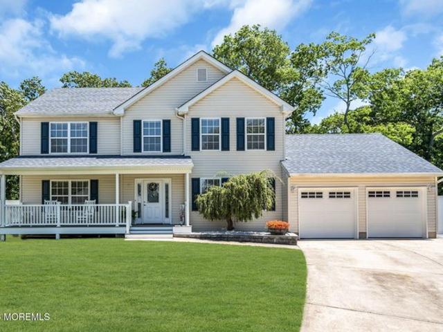 2 Tom Gray Ct, Forked River, NJ 08731
