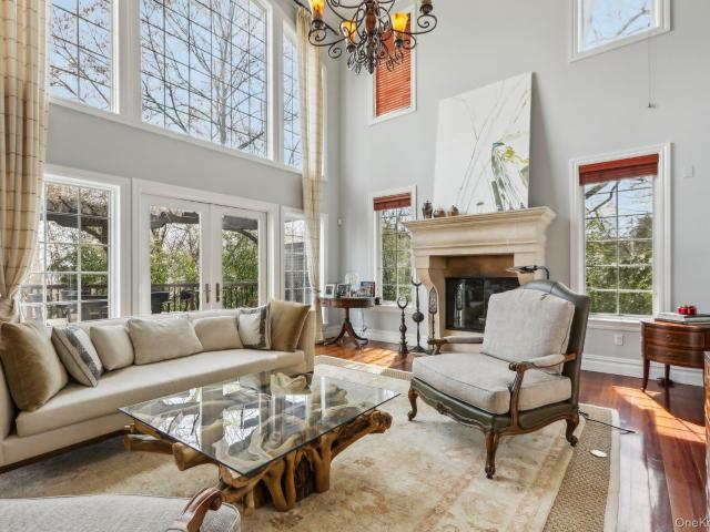 2 Tompkins Court