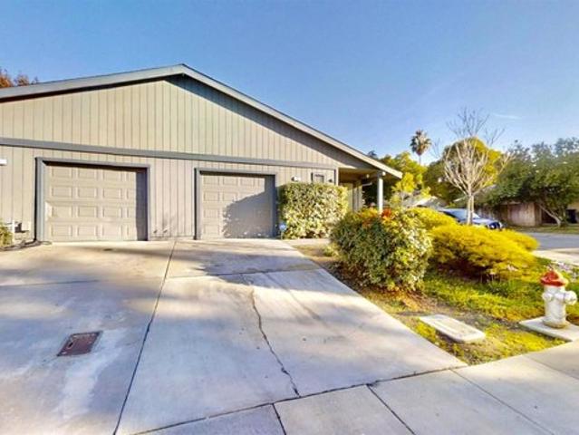 2 Topam Ct, Sacramento, CA 95833