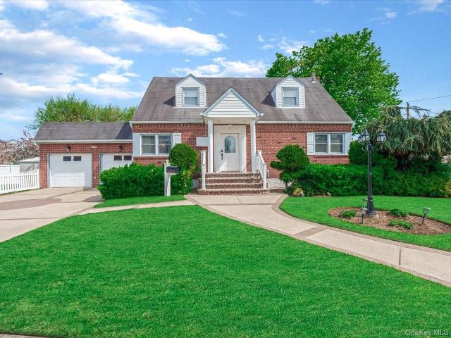2 Tottenham Pl, Unit 1, New Hyde Park, NY 11040 | MLS #992259