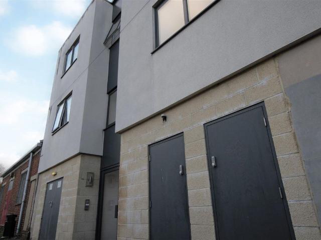 2 Trinity School Lane, Cheltenham GL52, 1 bed flat to rent, £875 pcm | PrimeLocation