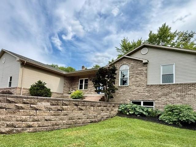 2 Trout Ln, Marysville, PA 17053