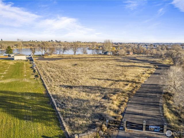 2 Valley Road NE # 2
