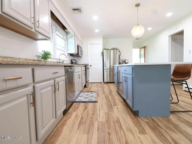 2 Van Buren Avenue
