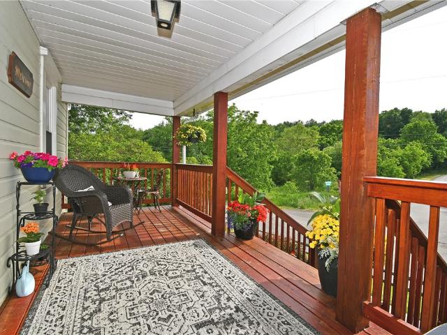 2 Vanceville Rd