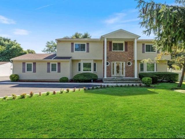 2 Vanderbilt Pkwy, Dix Hills, NY 11746