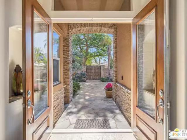2 Varsity Circle, Rancho Mirage, CA 92270