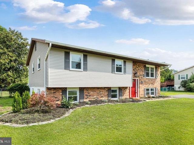 2 Wynngate Ct, Fredericksburg, VA 22405