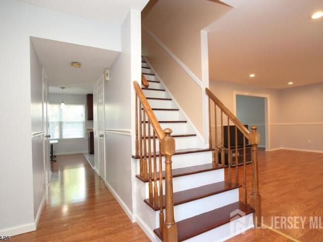 2 Wyndham Way