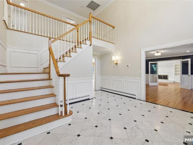 2 W Gate Road, Saddle River, US, NJ