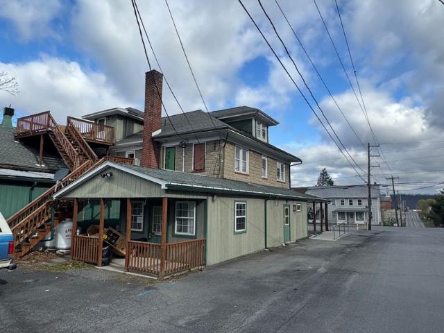 2 W Market Street