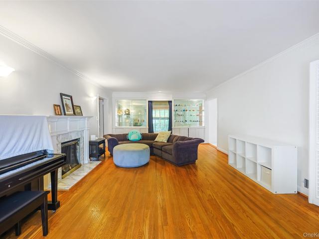 2 W Woods Road