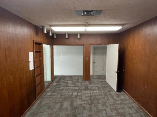 2 W Washington Ave