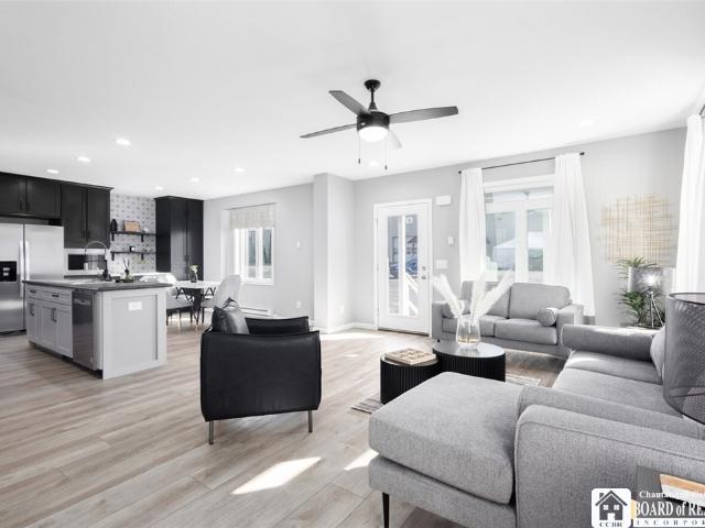 2 Waldemeere Avenue